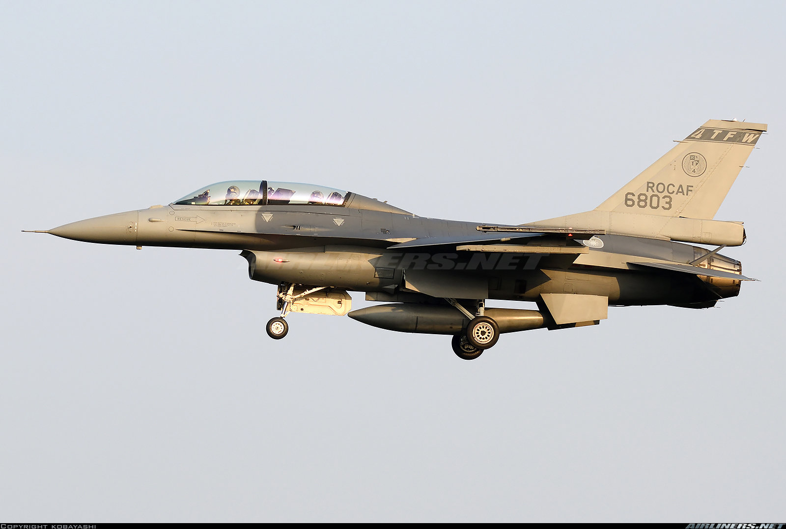 Lockheed Martin F-16BM Fighting Falcon - Taiwan - Air Force | Aviation ... Lockheed Martin F-16BM Fighting Falcon - Taiwan - Air Force | Aviation ...